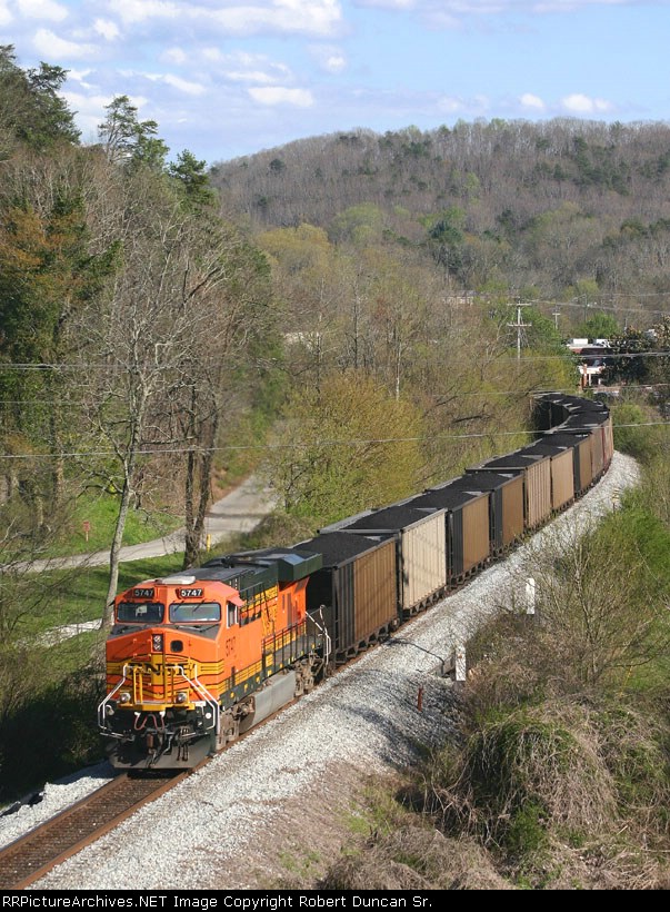BNSF 5747